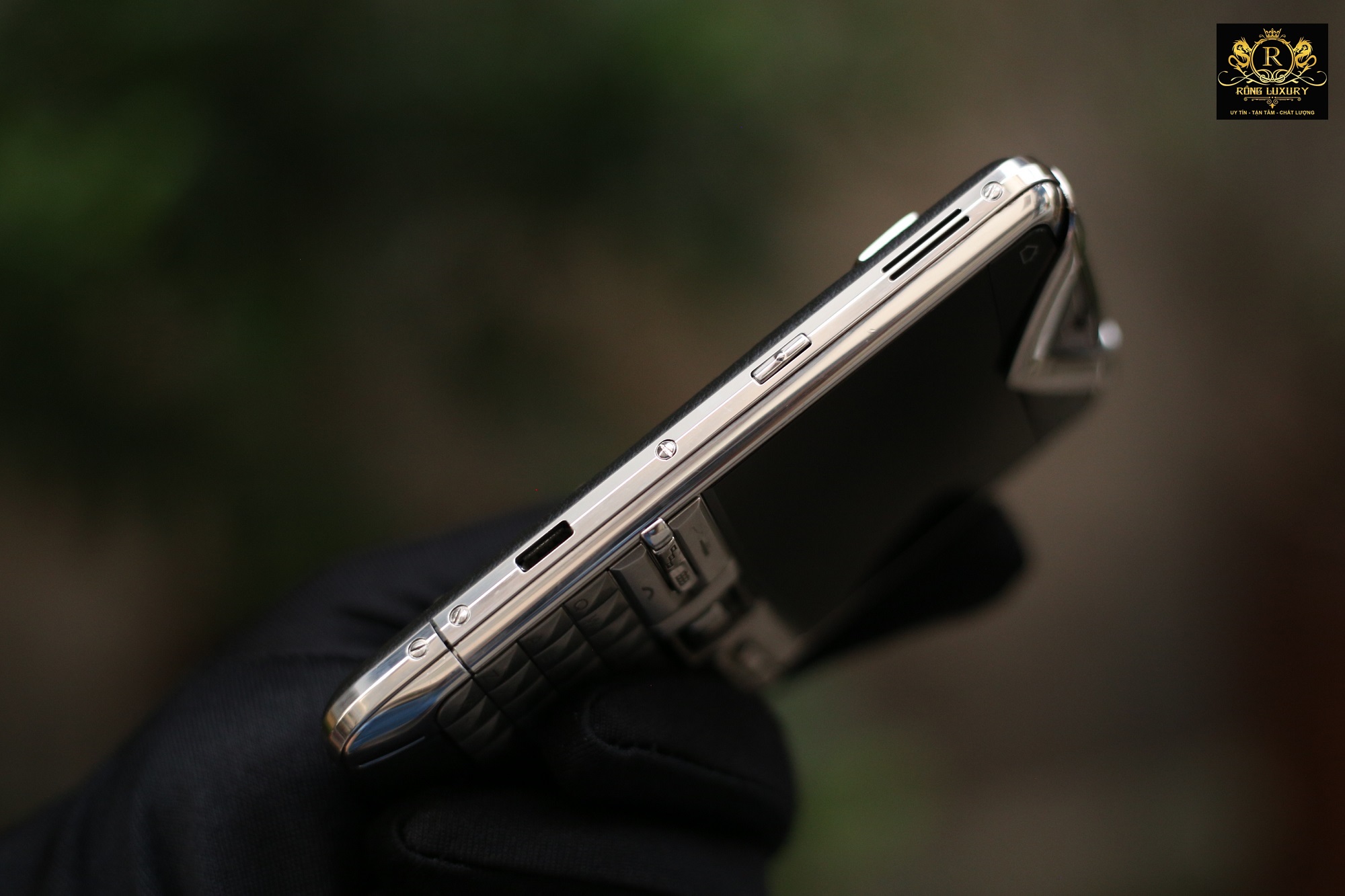 Vertu Constellation Quest Steel - Rồng Luxury