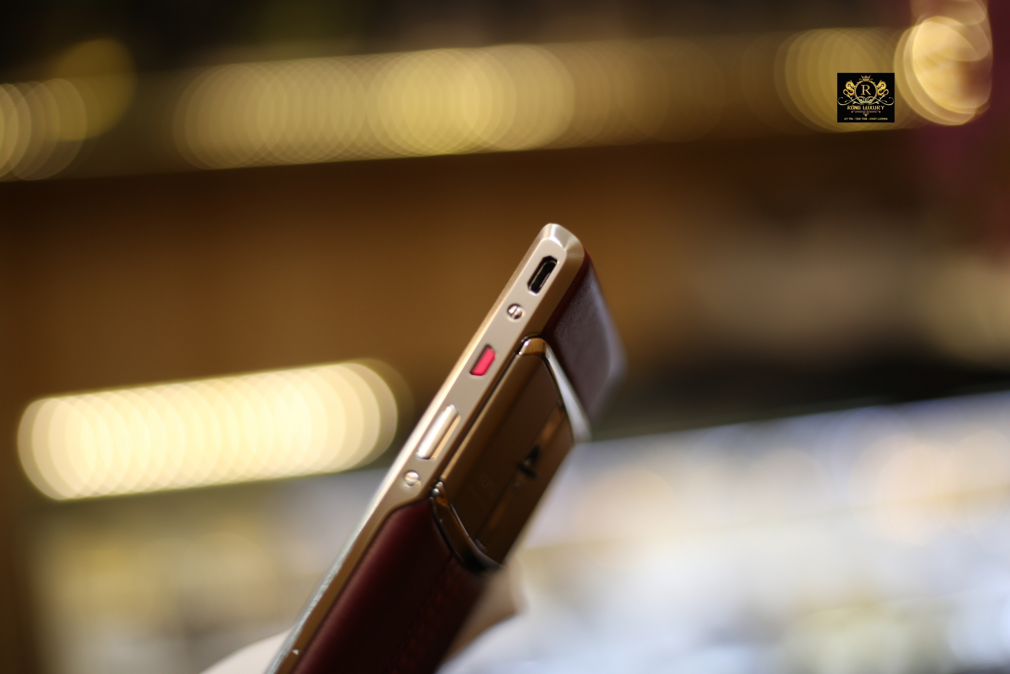 Vertu Touch 2 Cánh Like New Da Đỏ - Rồng Luxury