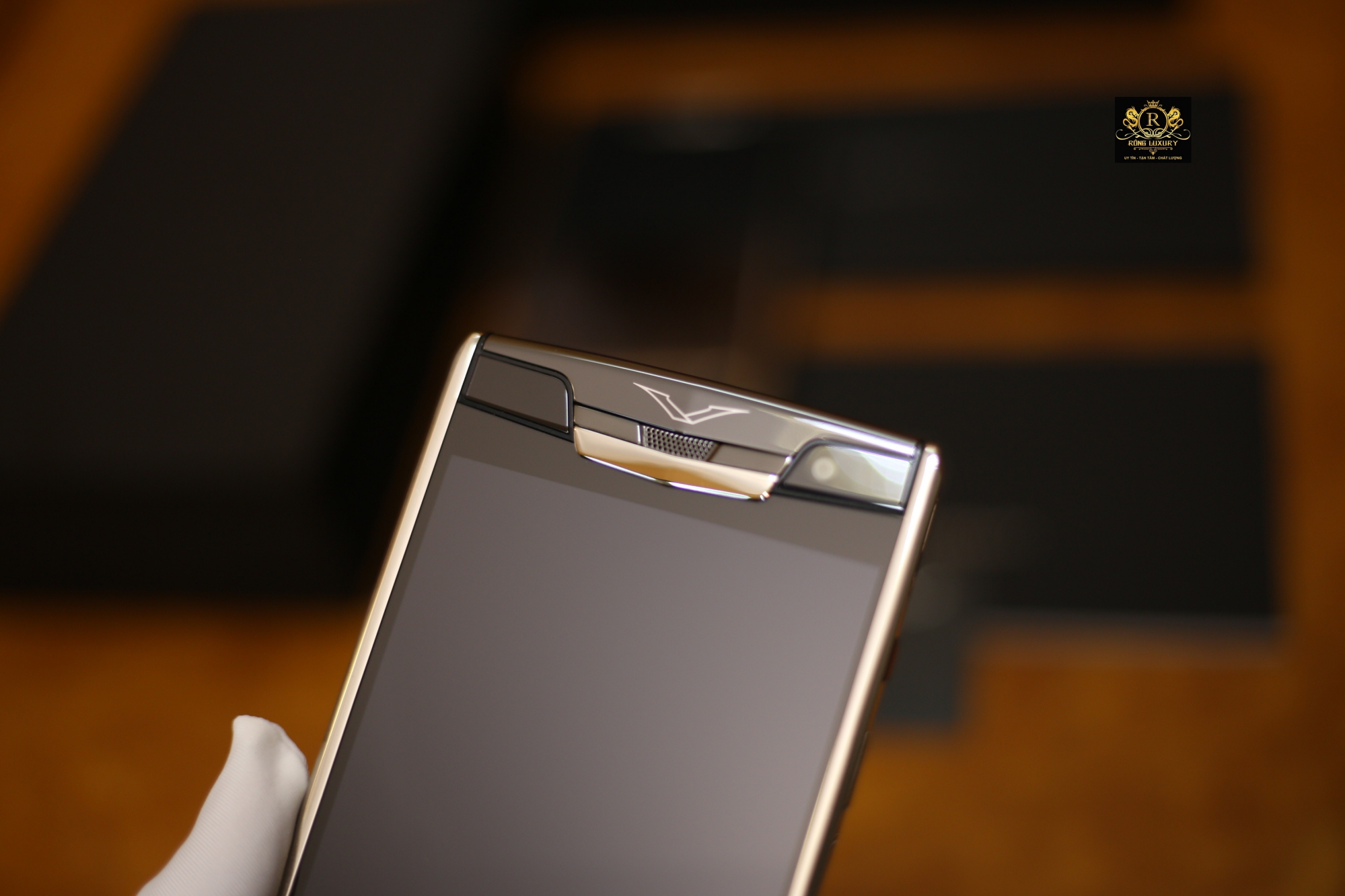 Vertu Touch 2 Cánh Like New Da Đỏ - Rồng Luxury