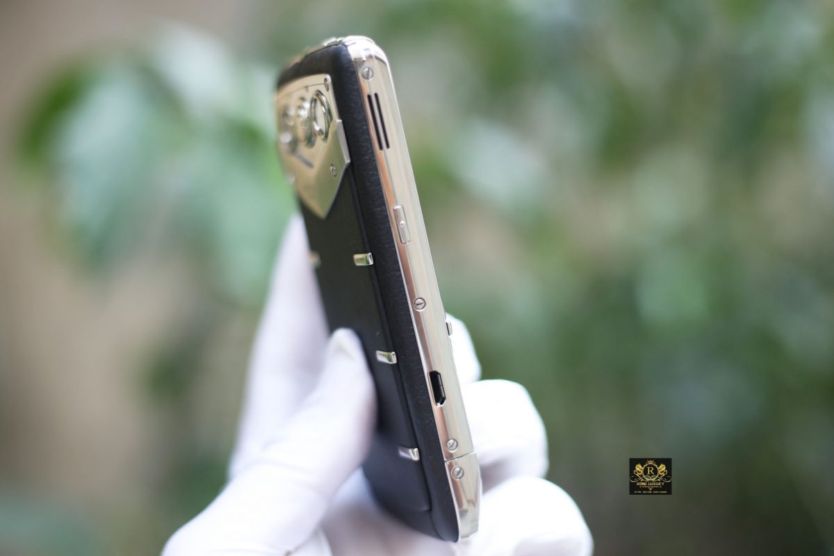 Vertu Constellation Quest Like New - Rồng Luxury